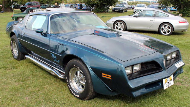 Just A Car Guy: Ever heard of Blue Velvet? The Firebird Von Dutch ...