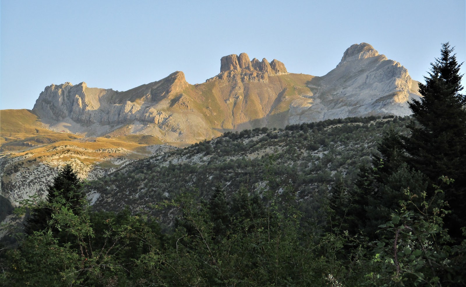 Por ahí no es...,la montaña y algo más: CIRCULAR A LA PUNTA DE TORTIELLAS, ASCENSO POR EL ...