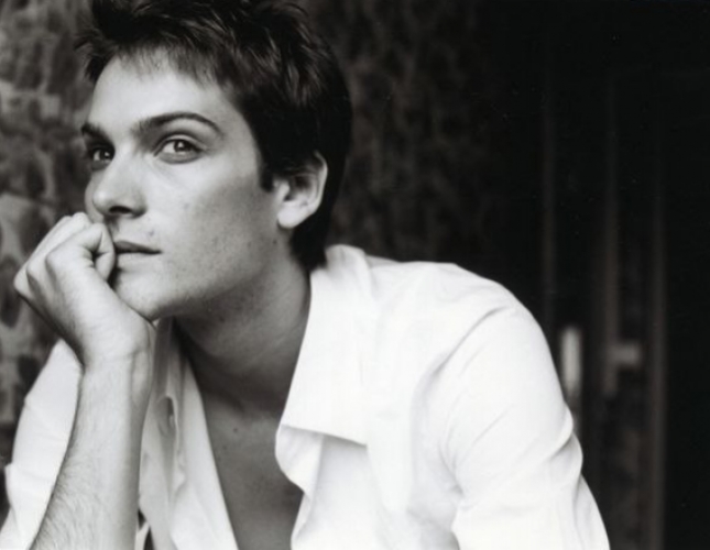 La Base observa: Andy Gillet actor y modelo francés nacido en Saint ...