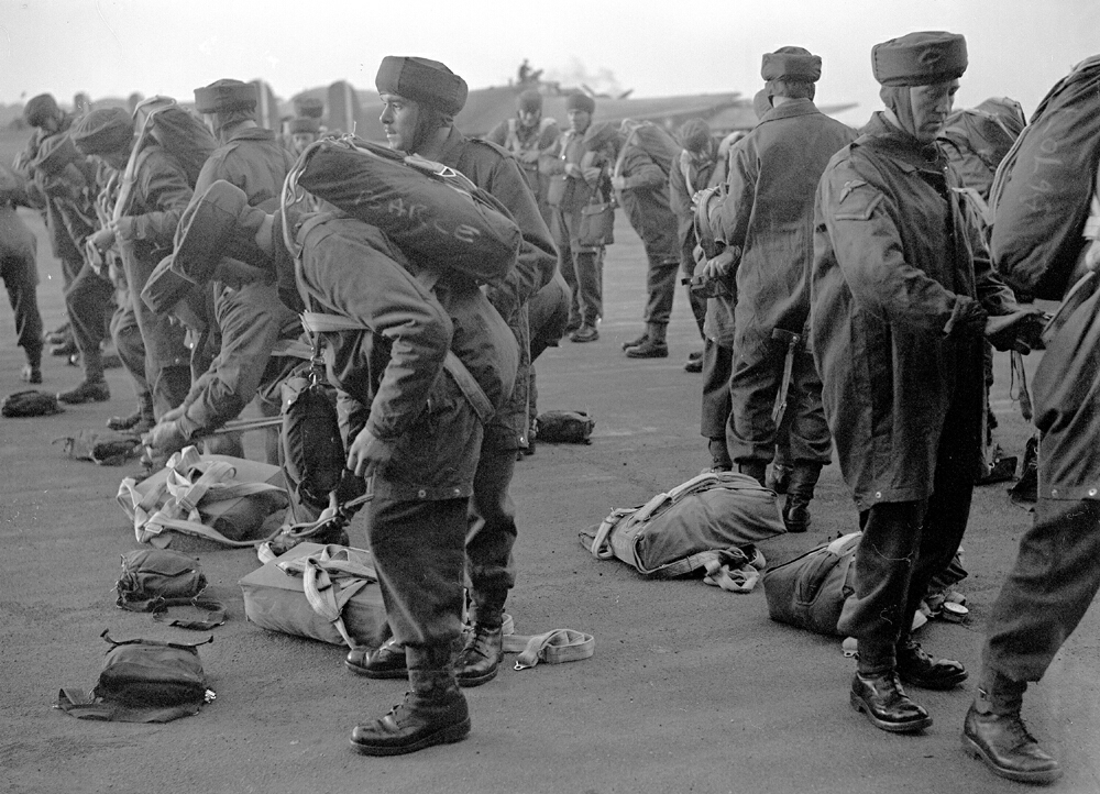 Arnhem Jim: Early British Paratroop Training - Parachute School Ringway ...