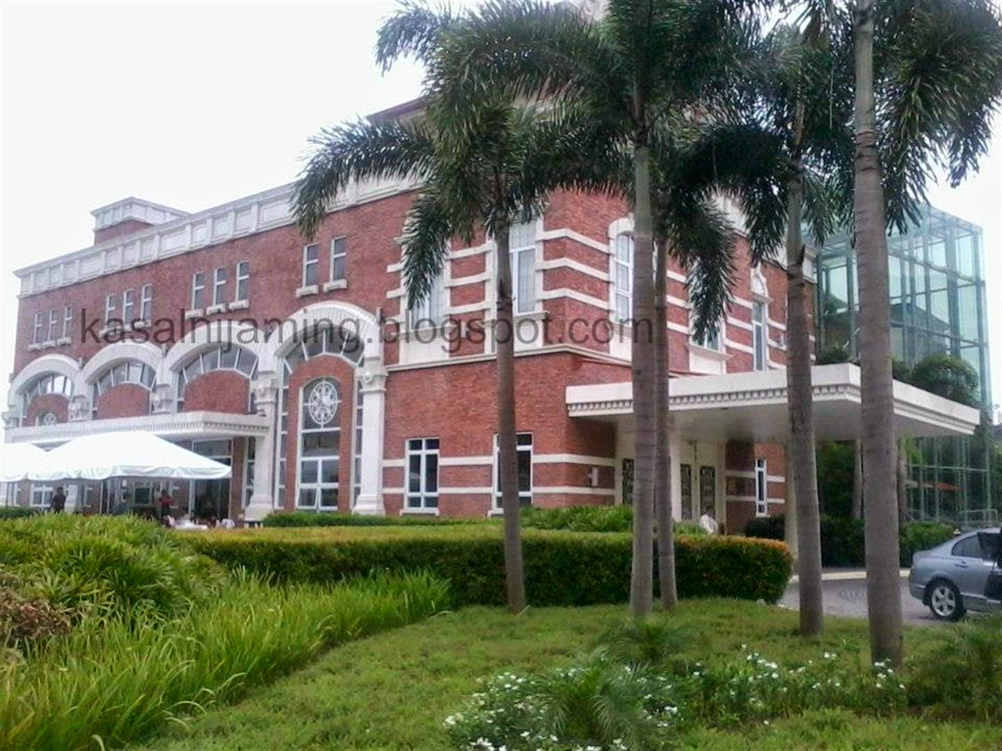 Jam & Ing: Enderun's Atrium : a review