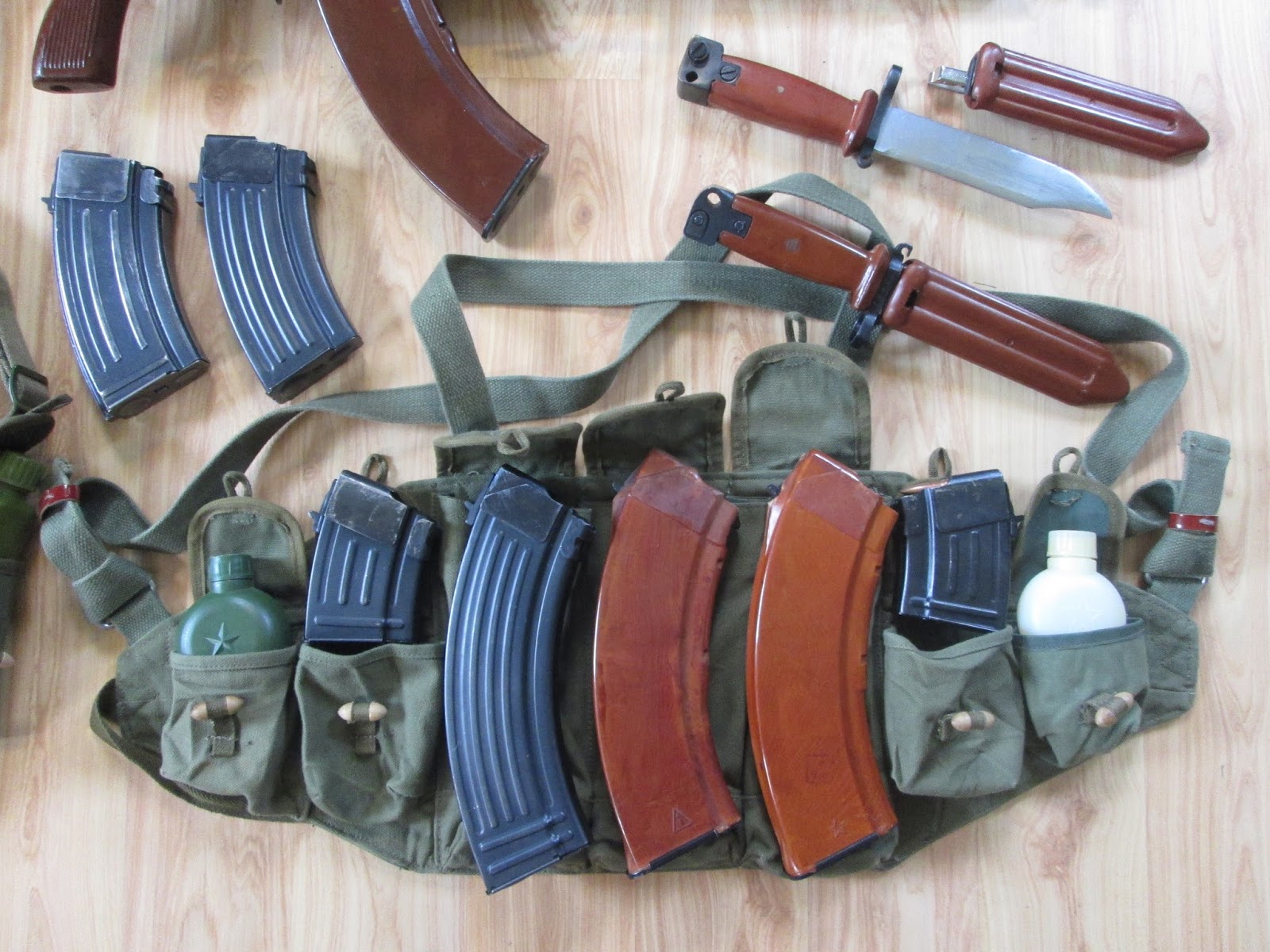 The Chinese AK-47 Blog: Double Under Folder Spiker Bayonet AK-47 Chicom ...