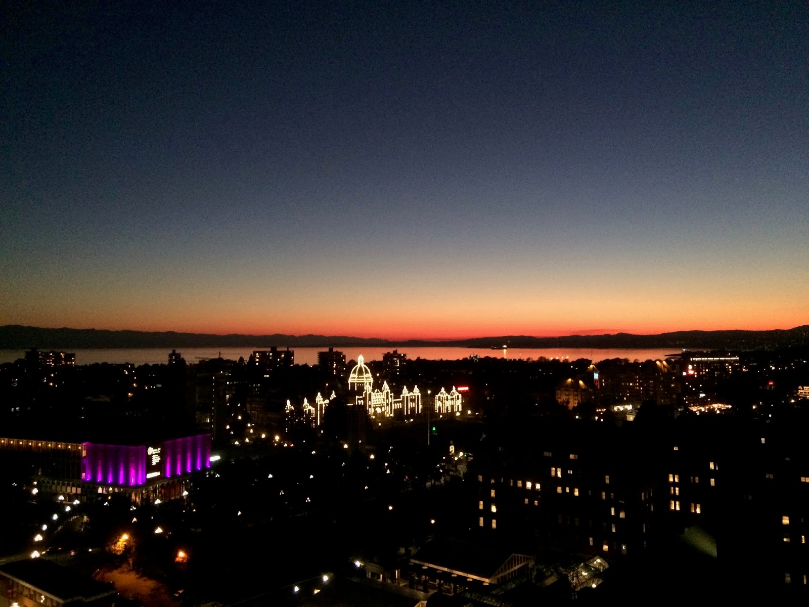 Seiklused ja jutud: Kuus kuud täis