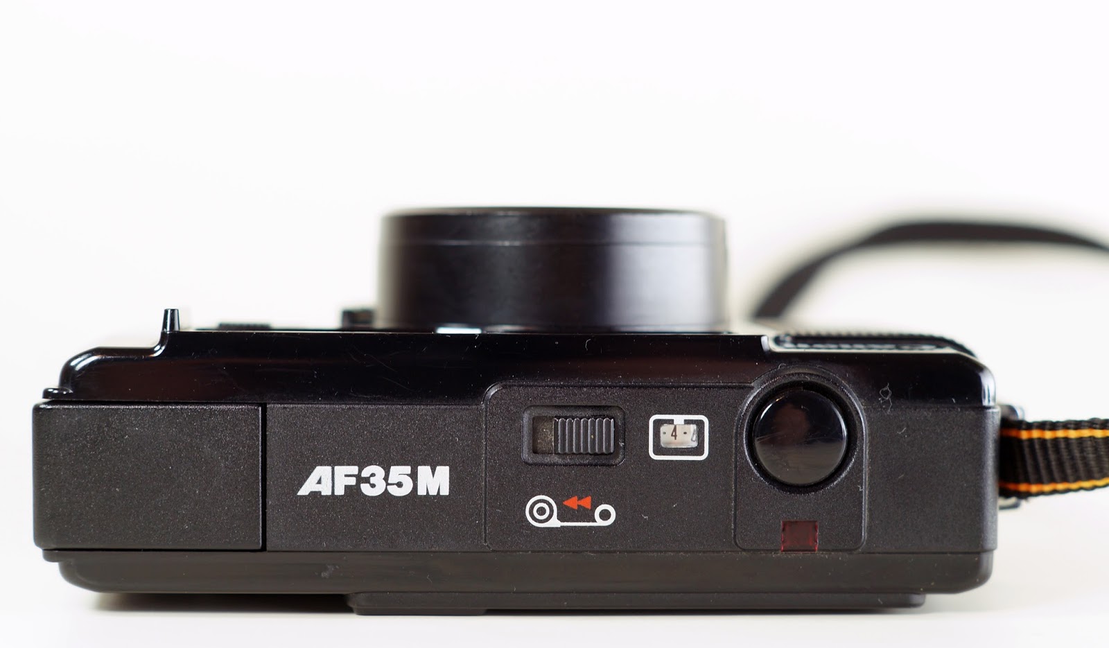 Canon AF35M 35mm Point & Shoot Film Camera3mm f/2.8 "Autoboy"