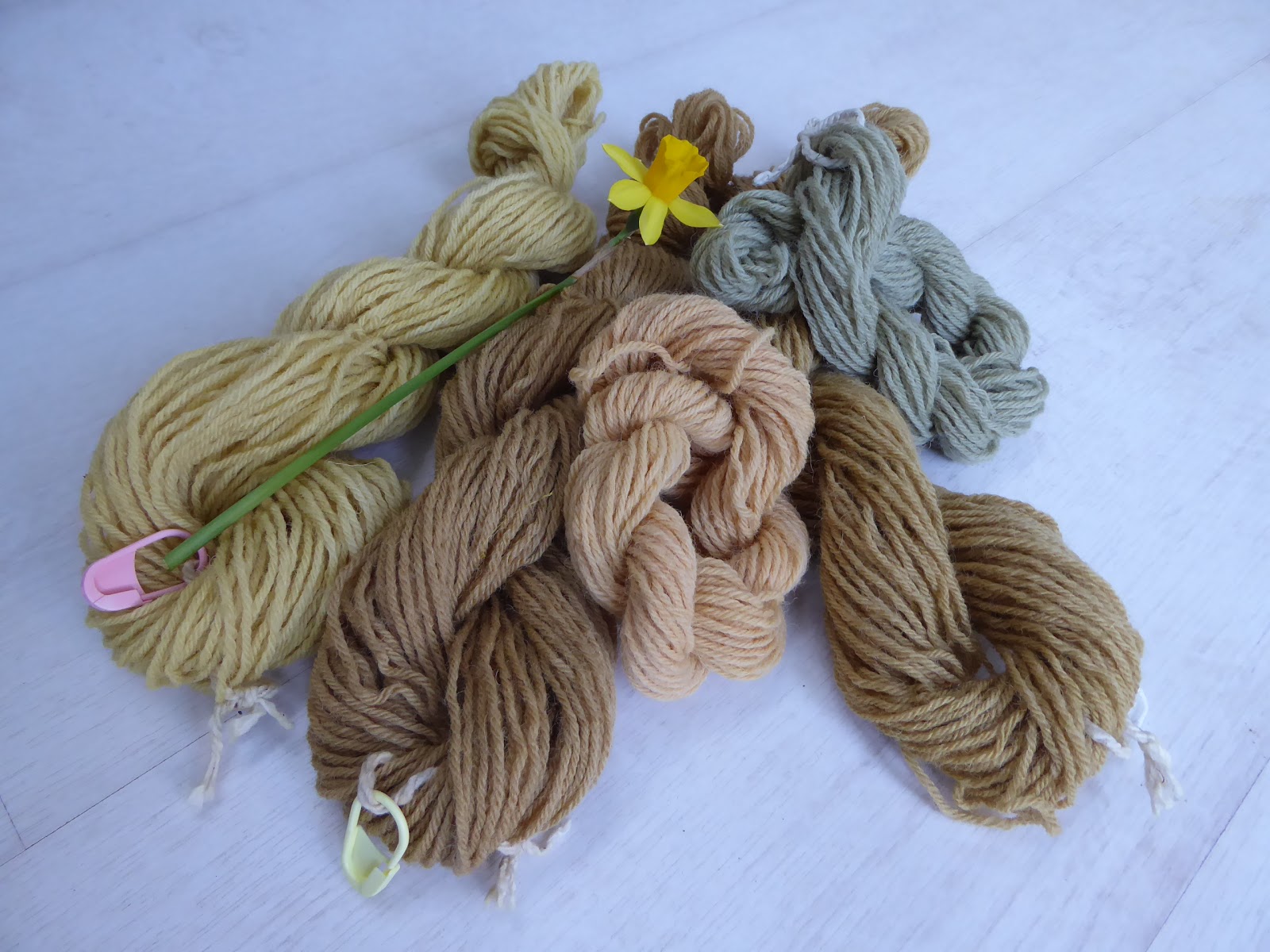 Wool - Tribulations of Hand Spinning and Herbal Dyeing: April 2018