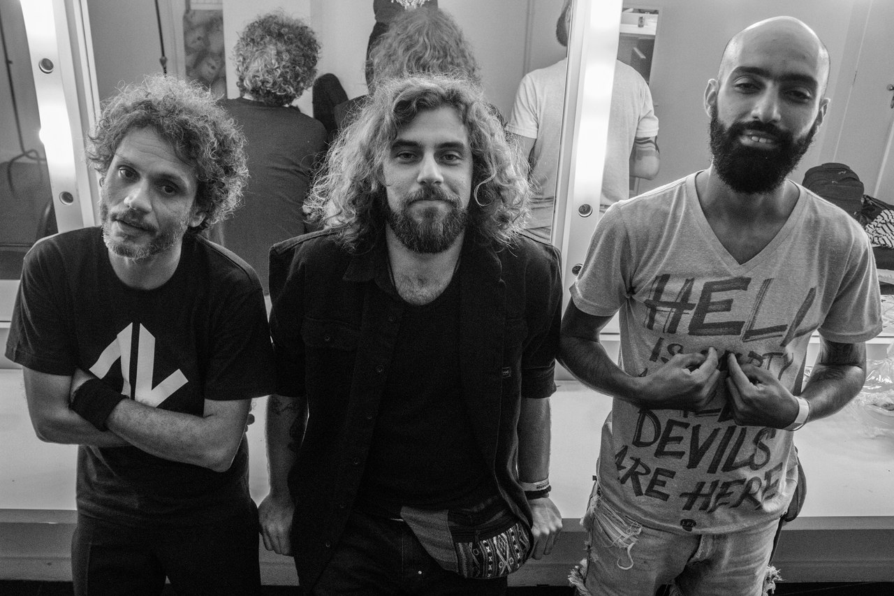 Astro Venga lança primeiro álbum, “Transeunte”, em show com Ladrão na ...