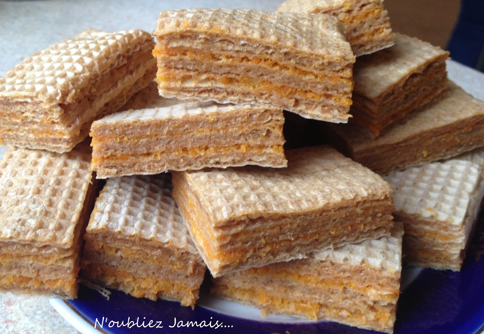 Vafliai, pertepti morkų džemu ir "Rududu"