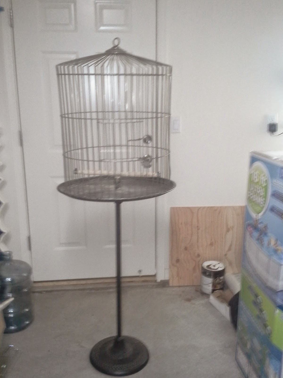 "Hendryx" Hoarder: Another wonderful Hendryx parrot cage
