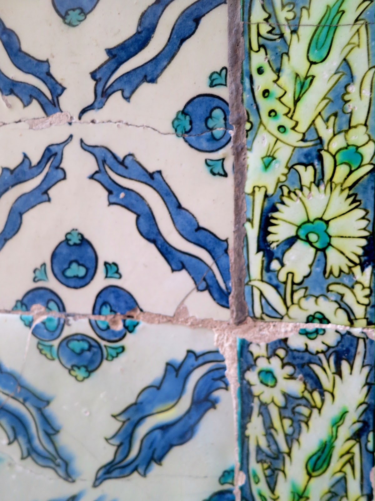 elzevir: Iznik ceramic tiles