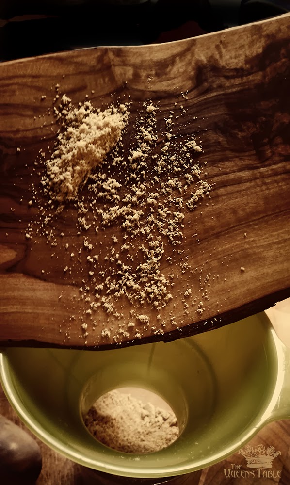 The Queen's Table: Fresh Flax Powder: Only 2 Tablespoons A Day Will Cut ...