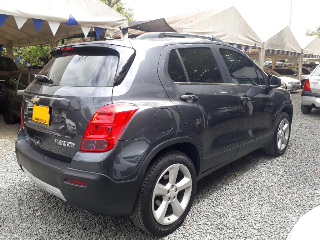 CHEVROLET TRACKER LT 2016 GRIS