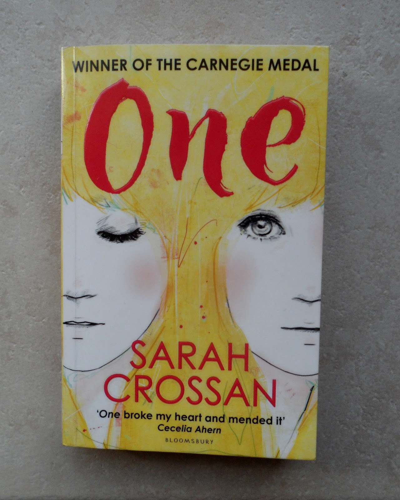 siskens place: One - Sarah Crossan