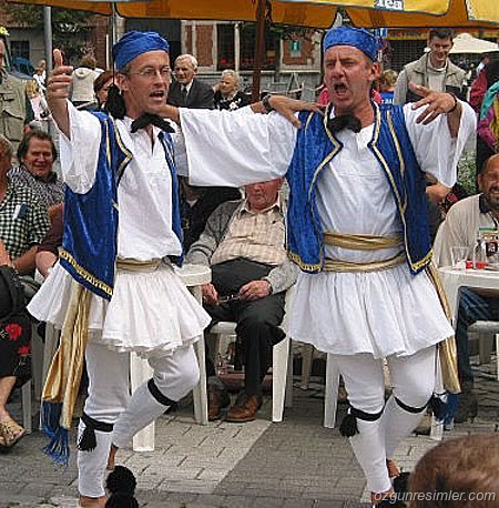 Goednieuwskrant: Sirtaki crisis