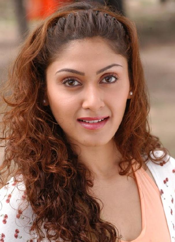 Bollywood Actress Manjari Phadnis Hot and Sexy Bold and Spicy Baby ...