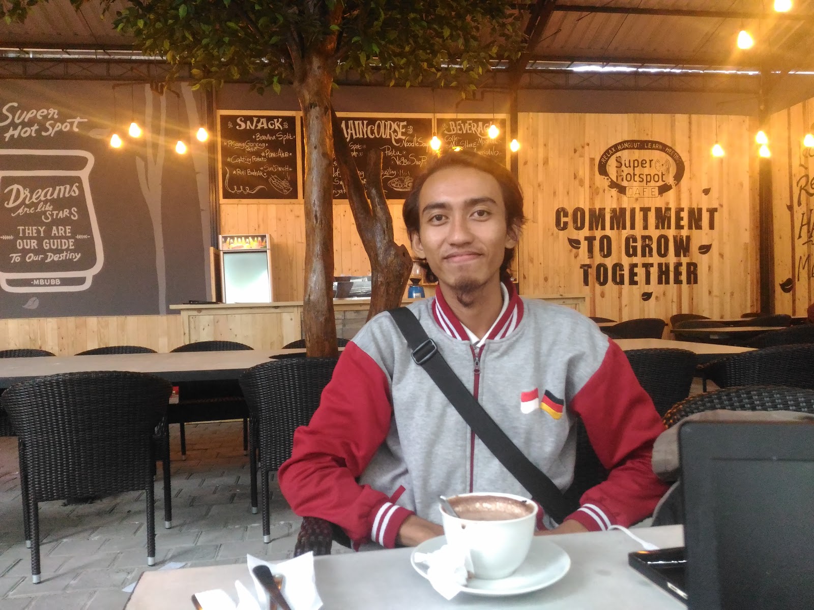 Warnet Cafe Merapi Online - Catatan Perjalanan