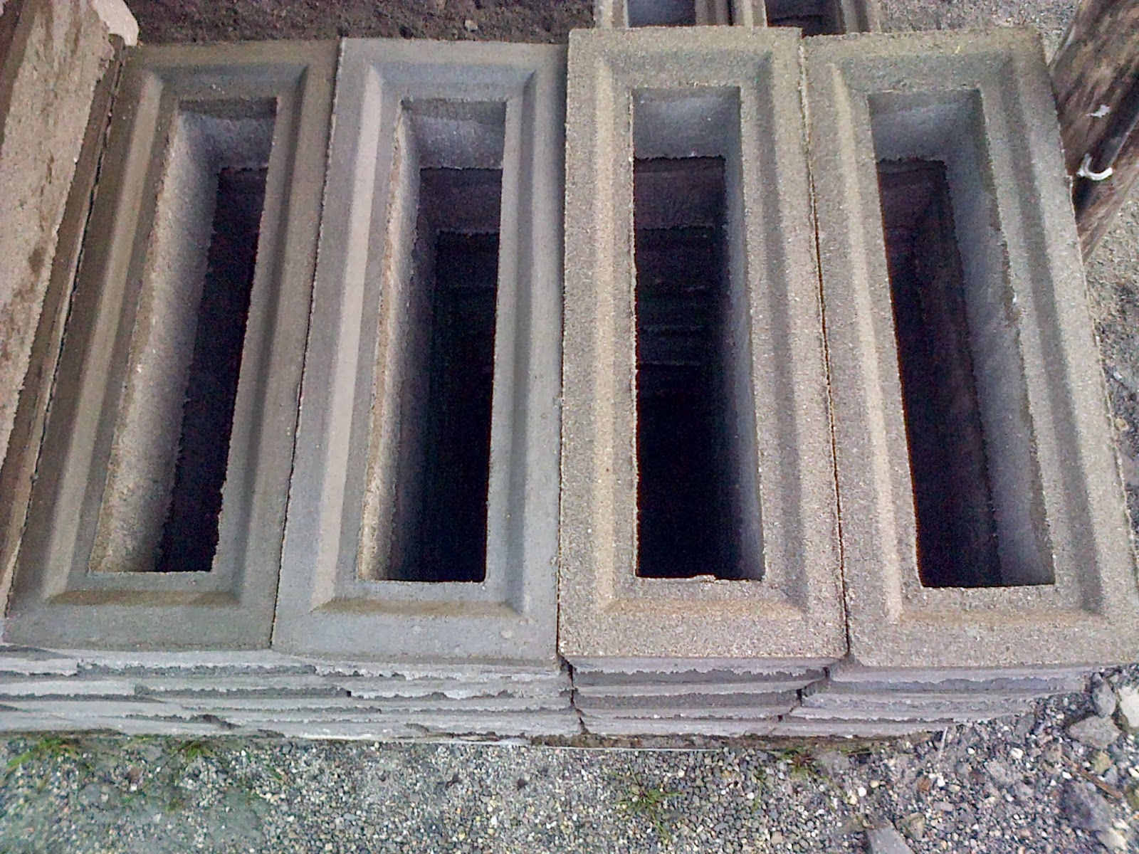 Bukit Barisan Batako: Roster atau lubang angin