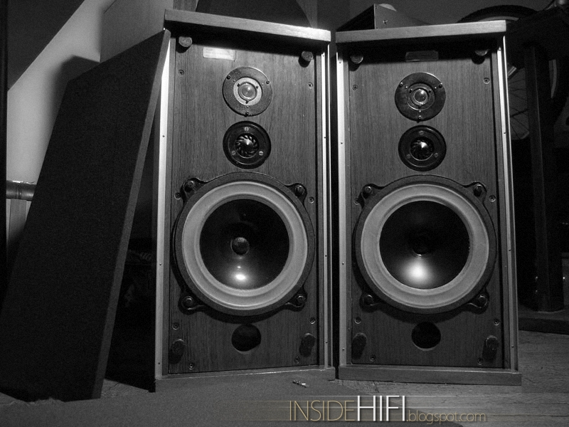 Inside Hi-Fi: B&W DM4 (outside only)