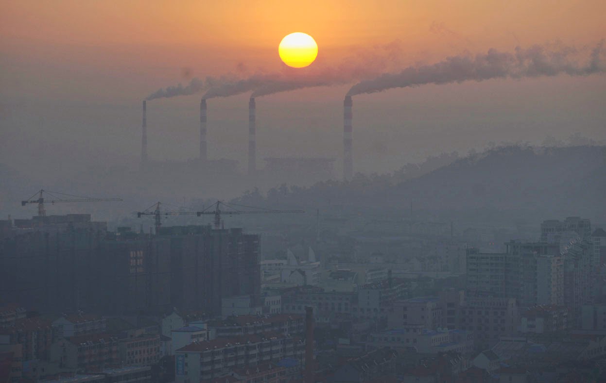 THE EFFECT OF CHINESE MANUFACTURING ON POLLUTION: THE EFFECT OF CHINESE ...