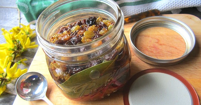 Pickled Raisins & Shallots