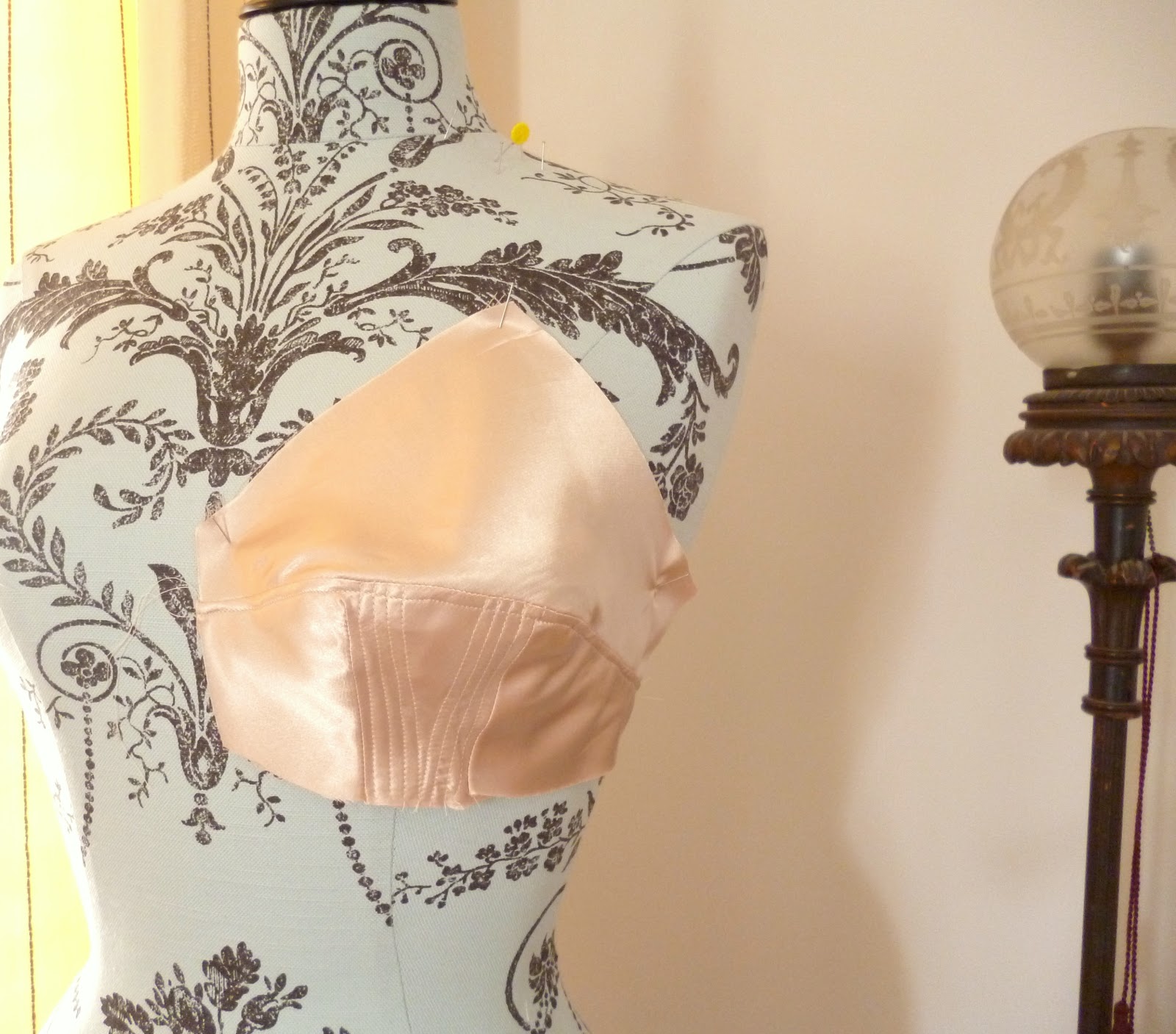 Ohhh Lulu...: Ohh La La Pin Up Sew Along Pt 2... Assembling your Cups