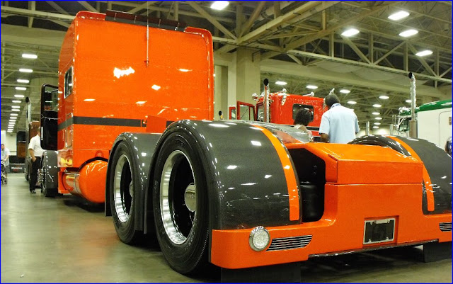 roadtrip chris arbon: Pictures of Custom Trucks at the Great American ...