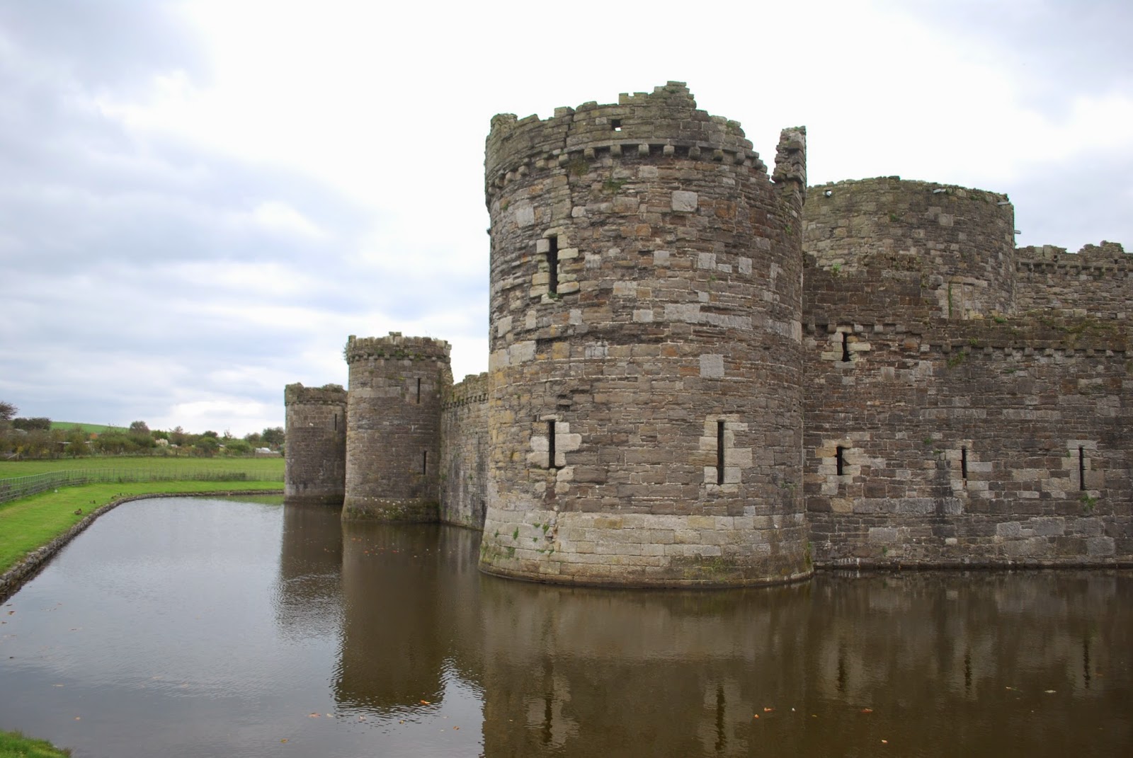 Peter G. Shilston's Blog: Beaumaris Castle