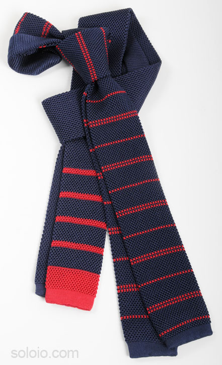 BLOGSOLOIO: LA TENDENCIA DE LAS CORBATAS DE PUNTO
