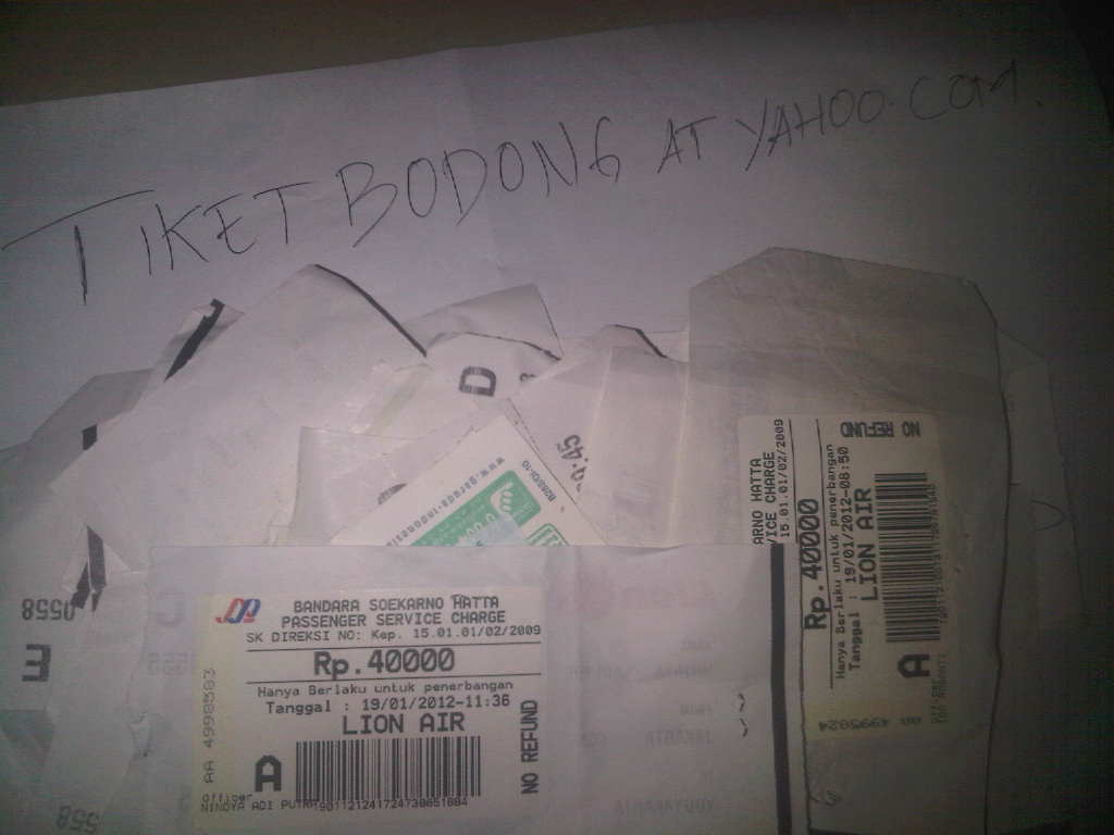 Contoh Tiket dan Hotel