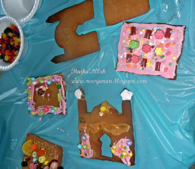 Noor Janan Homeschool: Gingerbread Masjid