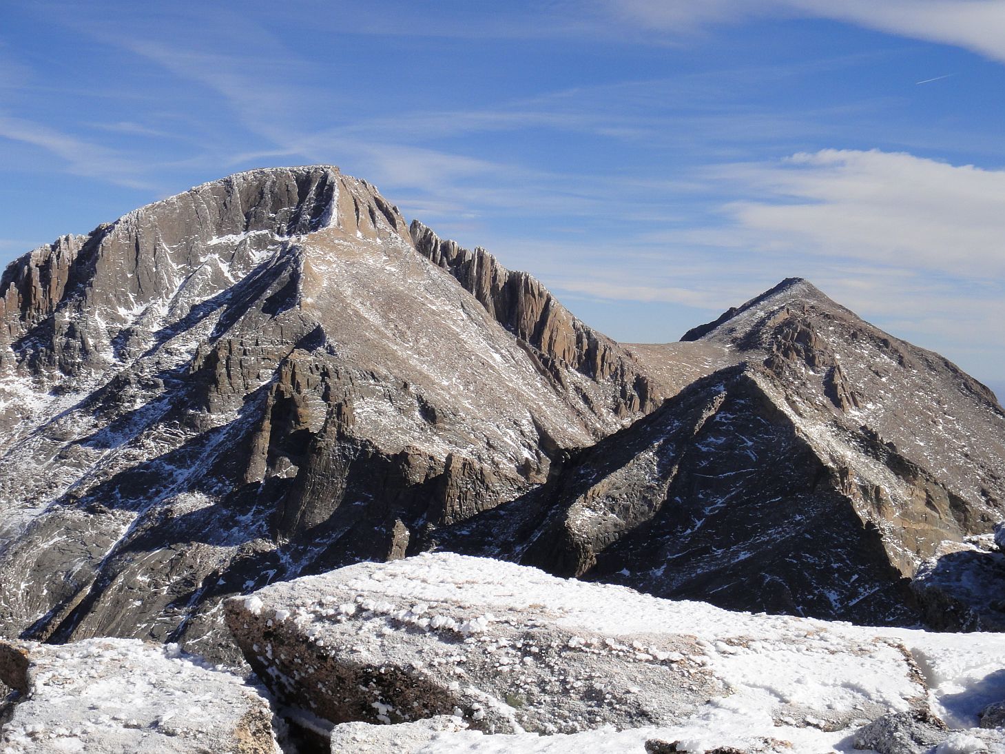 Hiking Rocky Mountain National Park: Chiefs Head Peak via Sandbeach Lake.