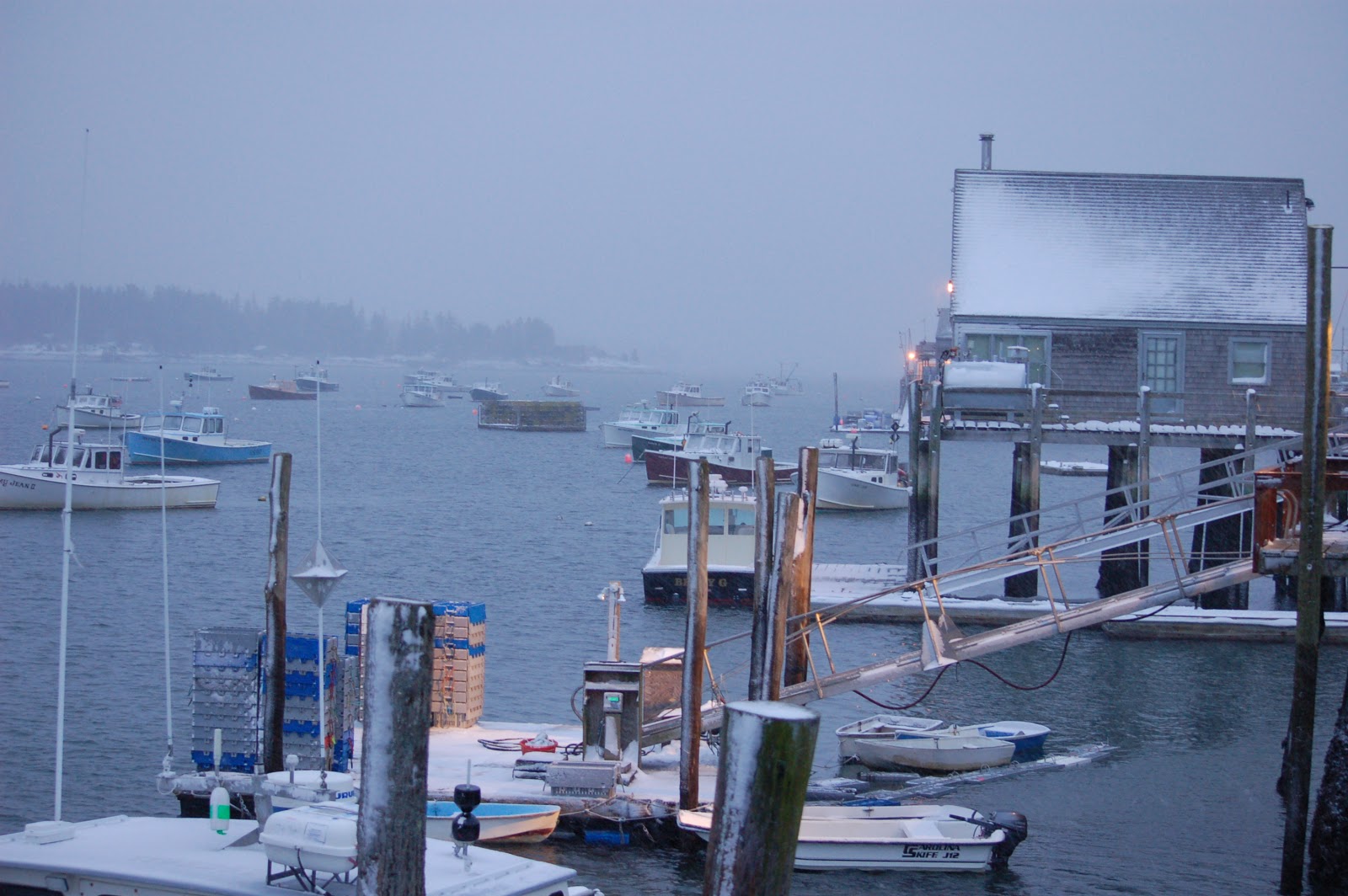 Voyages>`·.¸¸.·´¯`·...¸> : Dusk before the storm.- Friendship, Maine