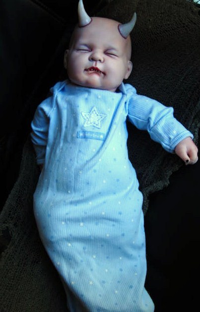 Gravenbabies Custom Horror Doll's: Sleeping DEMON baby