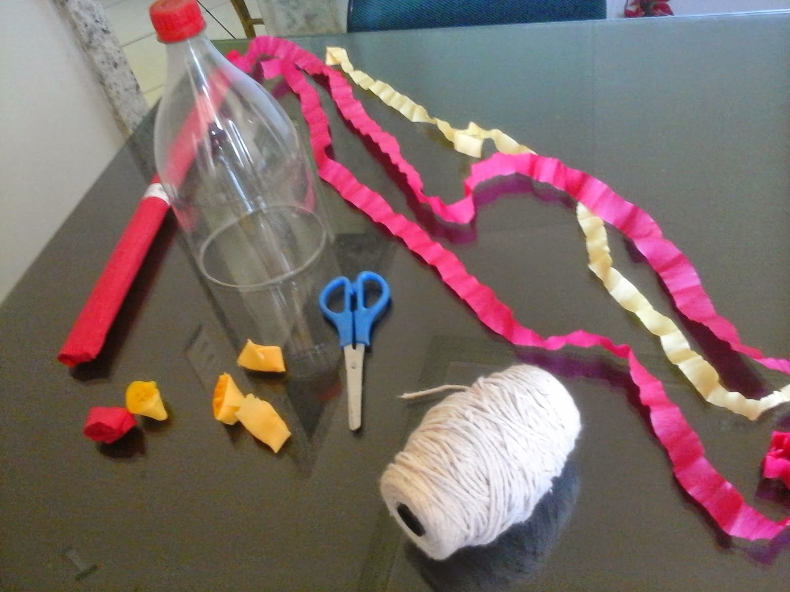 EL ARTE DE EDUCAR: DECORACIÓN PARA EL CARNAVAL CON PAPEL (paso a paso)