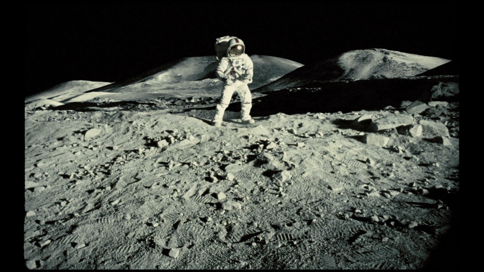 A Horror Diary: Review: Apollo 18 (2011)