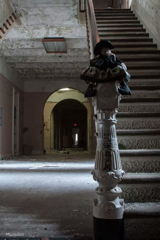 Asylum History: Architecture: The Kirkbride Plan