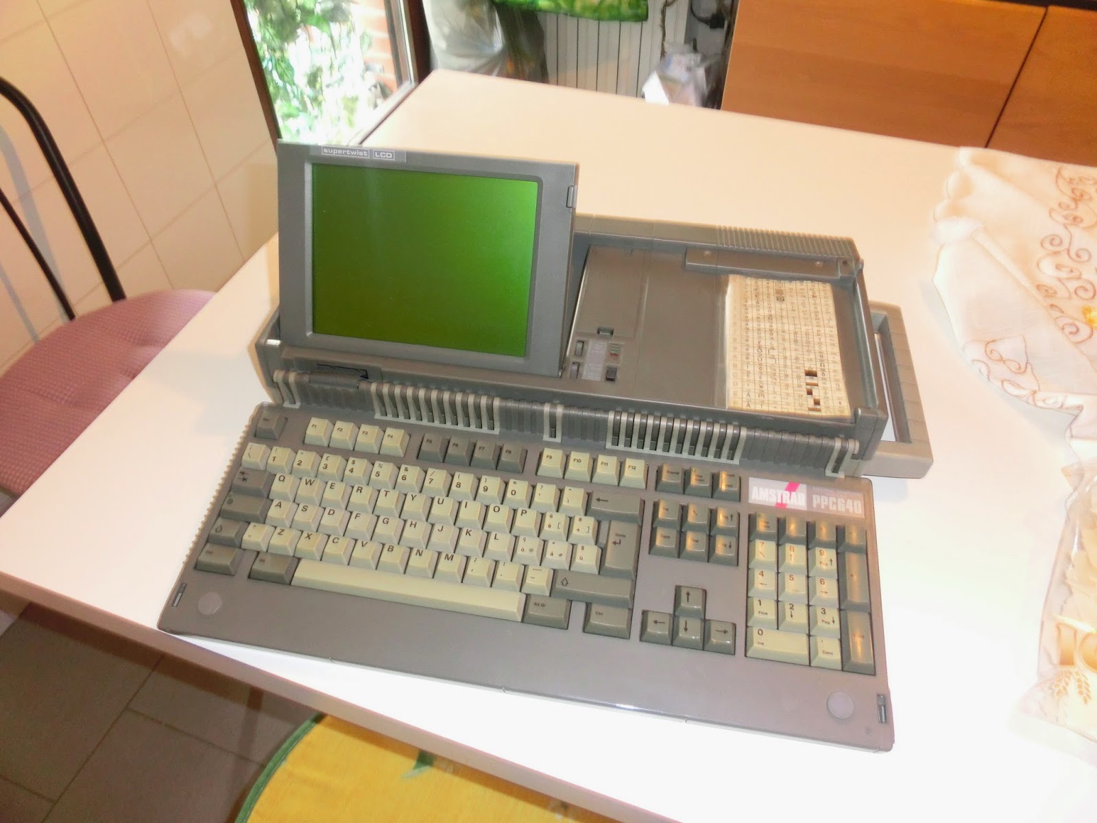 COMPUTERMUSEO WORLD!: AMSTRAD PPC640 UN COMPUTER VERAMENTE RETRO'