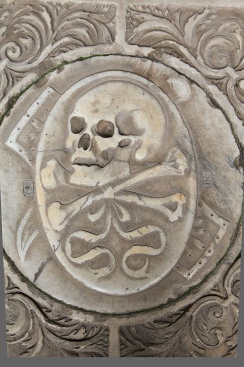 Morbid Anatomy: The Decorative Tomb Skulls of Tuscany : Pisa's ...