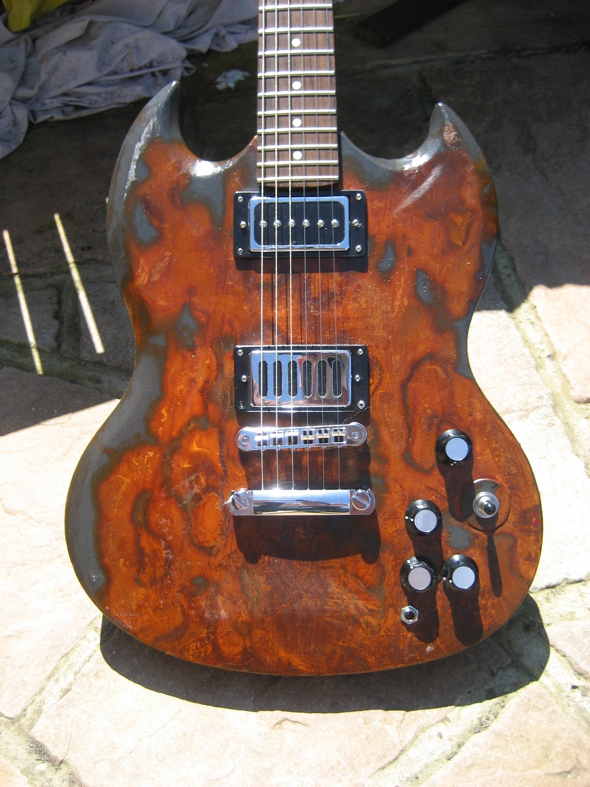 The Jooky Guitar Emporium: Sold: The Rusting Nail One
