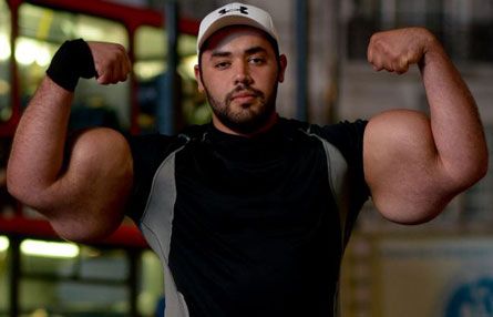 Weird Bodybuilder - FunnyMadWorld