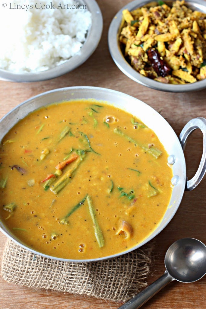 Murugaikai Sambar/ Drumstick Sambar/ Murungakkai Sambar ~ Lincy's Cook Art