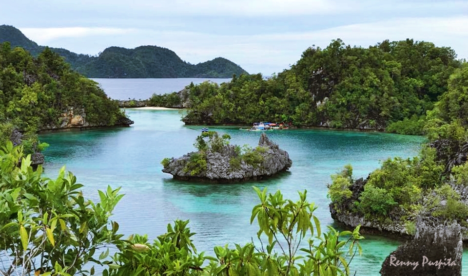 Live Is An Adventure: Pesona Labengki dari Sulawesi Tenggara