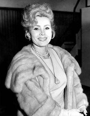 My Love Of Old Hollywood: Fabulous In Fur is Back!