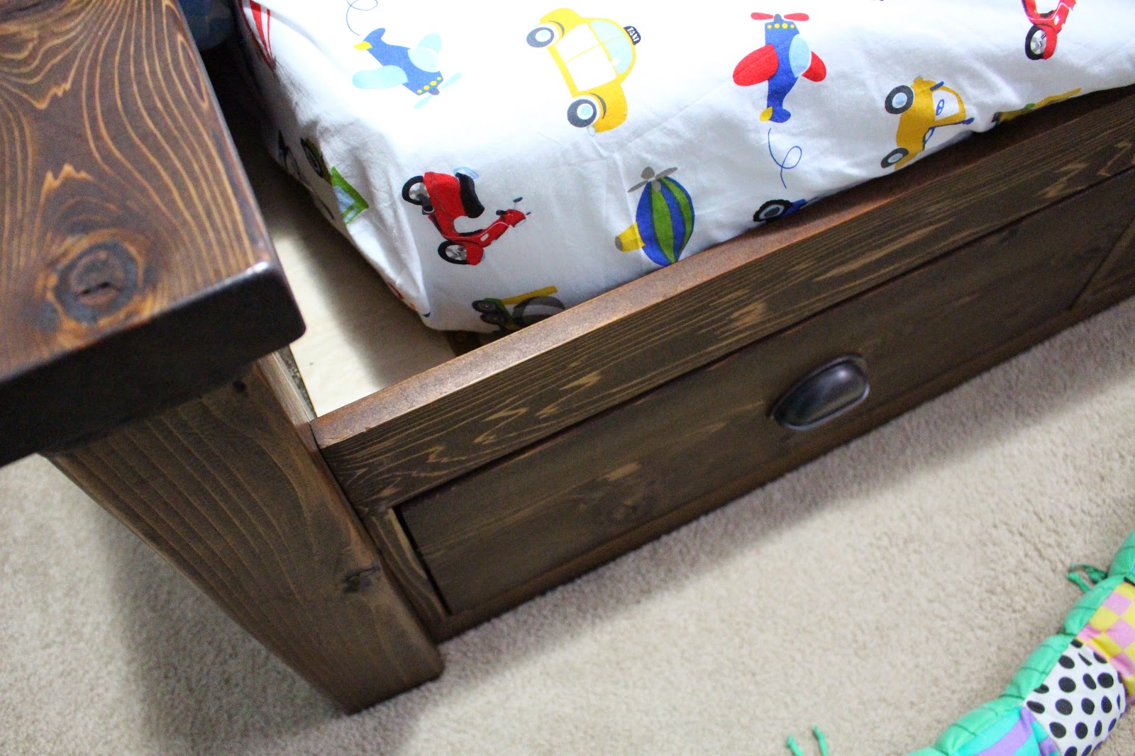 Silvs Custom Creations: Custom Kids Bed with Six Drawers