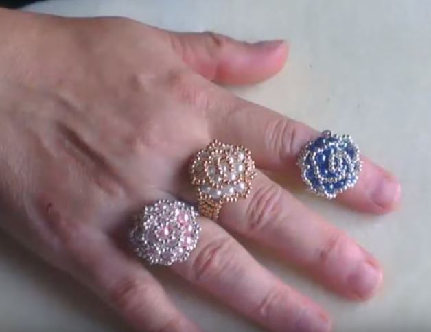 Pretty Rose Petal Beaded Ring Tutorial / The Beading Gem