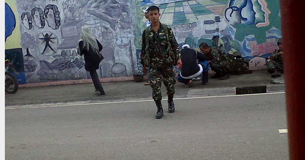 Hungry Soldiers Fighting in Zamboaga Begging For Food | Filipino ...