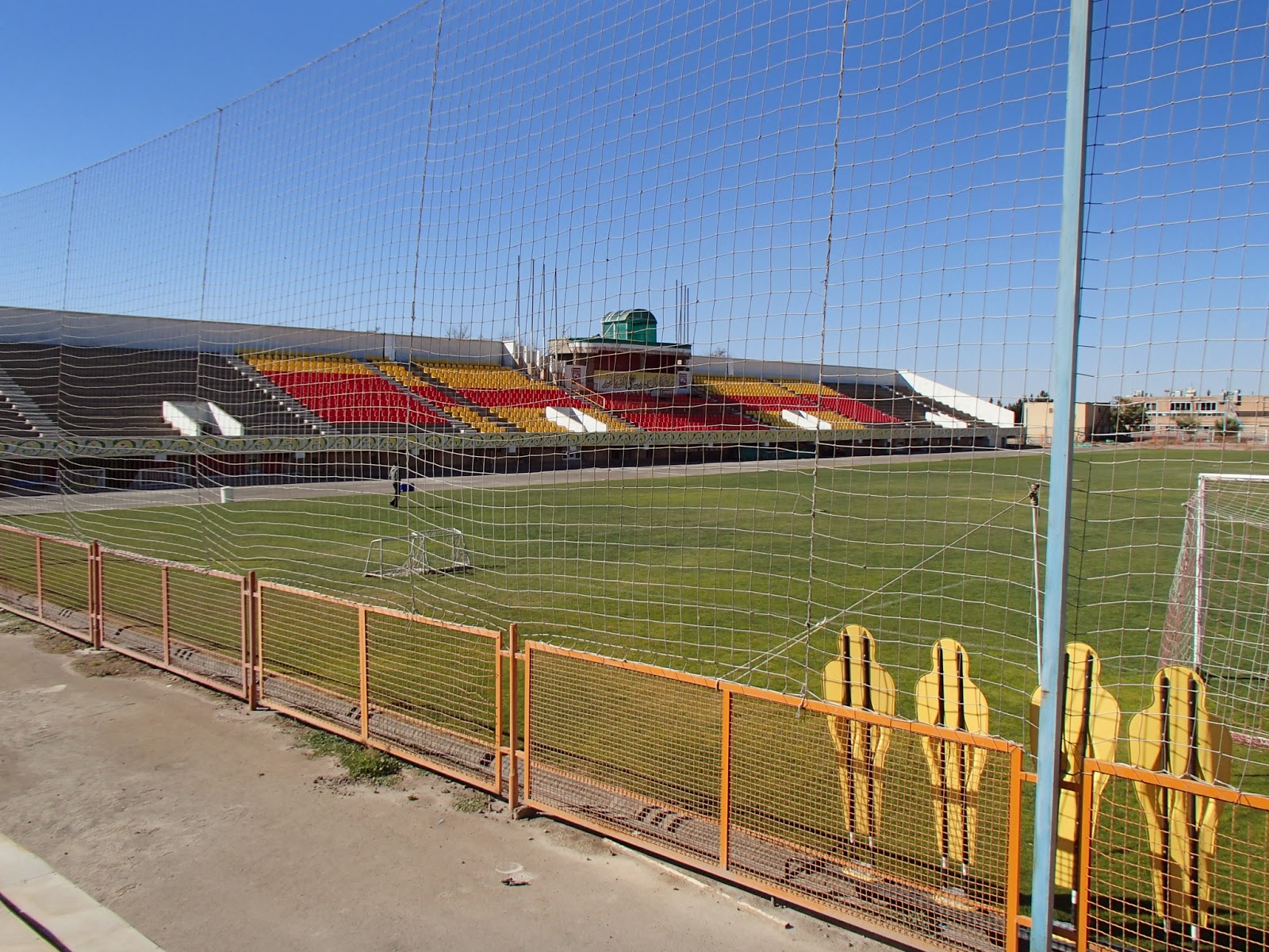 Football Otaku Diary : 蹴球オタク日誌 : Iran: Tractor Club stadium, Tabriz