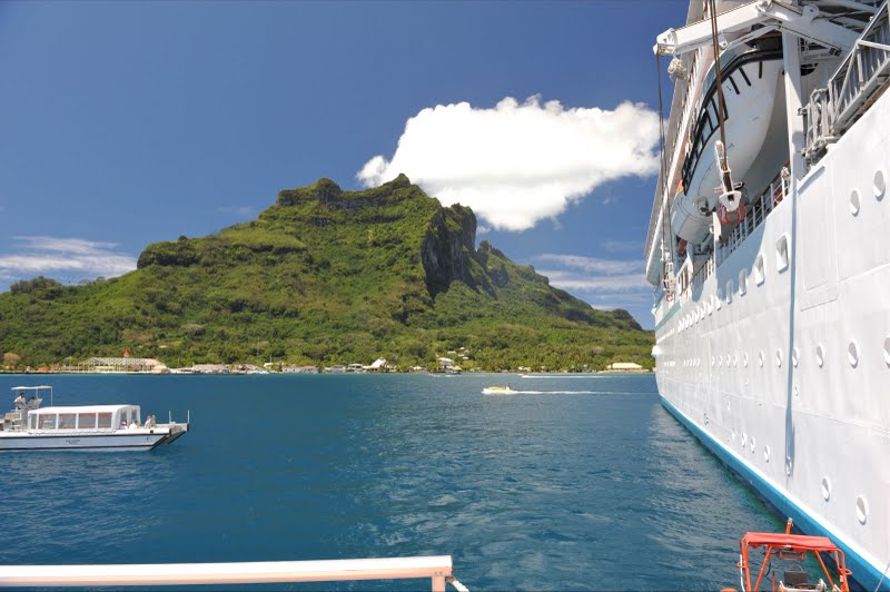 Cruise Holidays - Attheta Travel: Moana Jet Boat Tour on Bora Bora