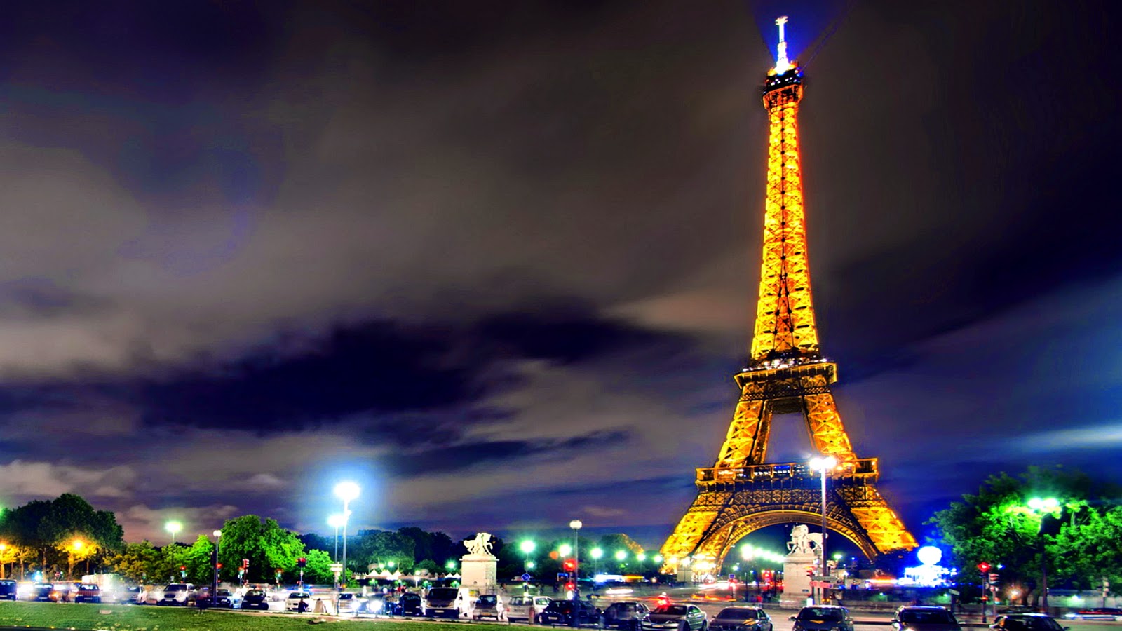 Eiffel Tower Nice Wallpapers | Eiffel Tower Latest Hd Wallpaprs