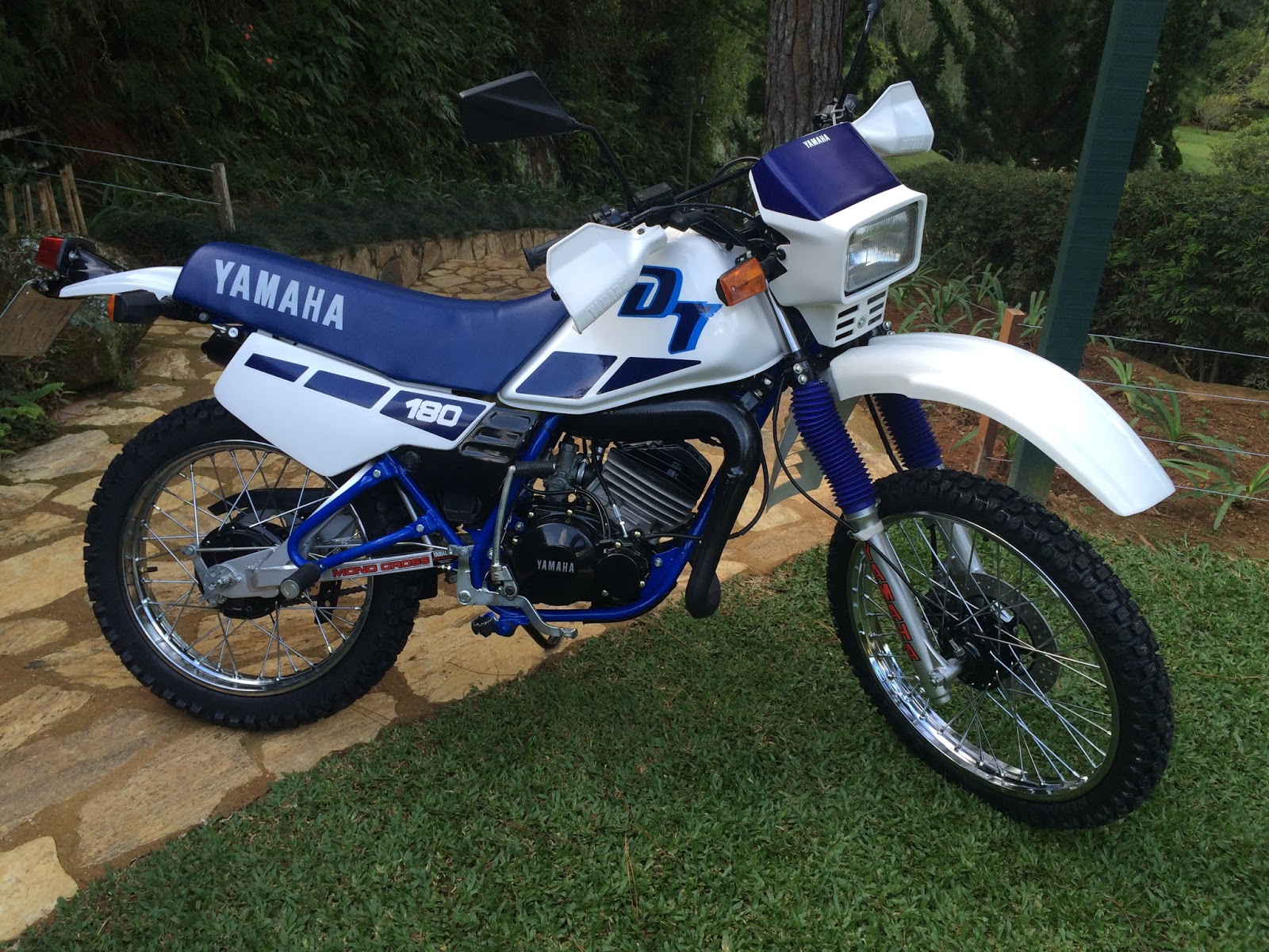 YAMAHA DT 180