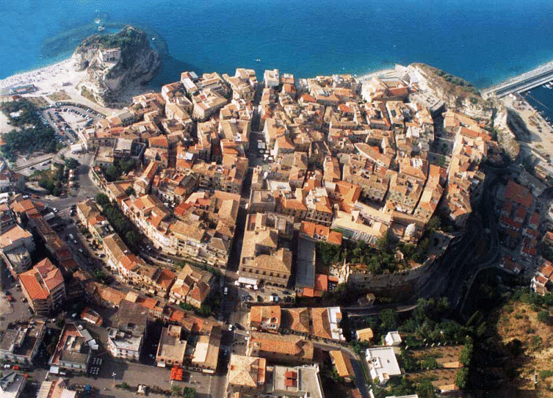 Storia di Scandale: TROPEA